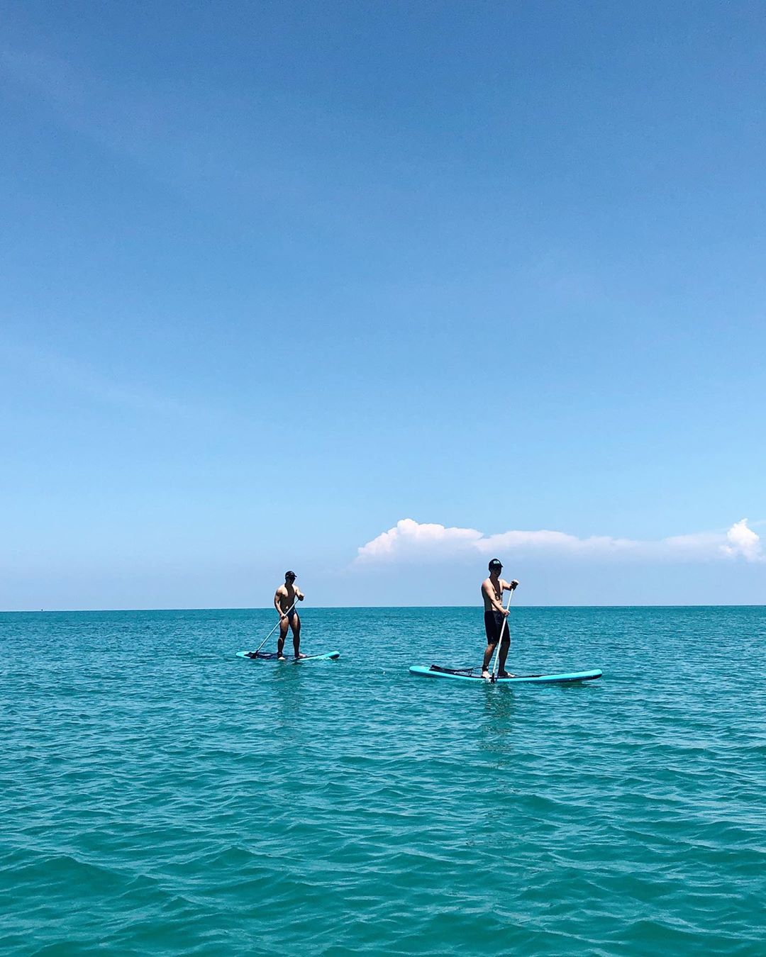 Saturday paddle with my friends at Baobab in Lamai - Girl on Samui